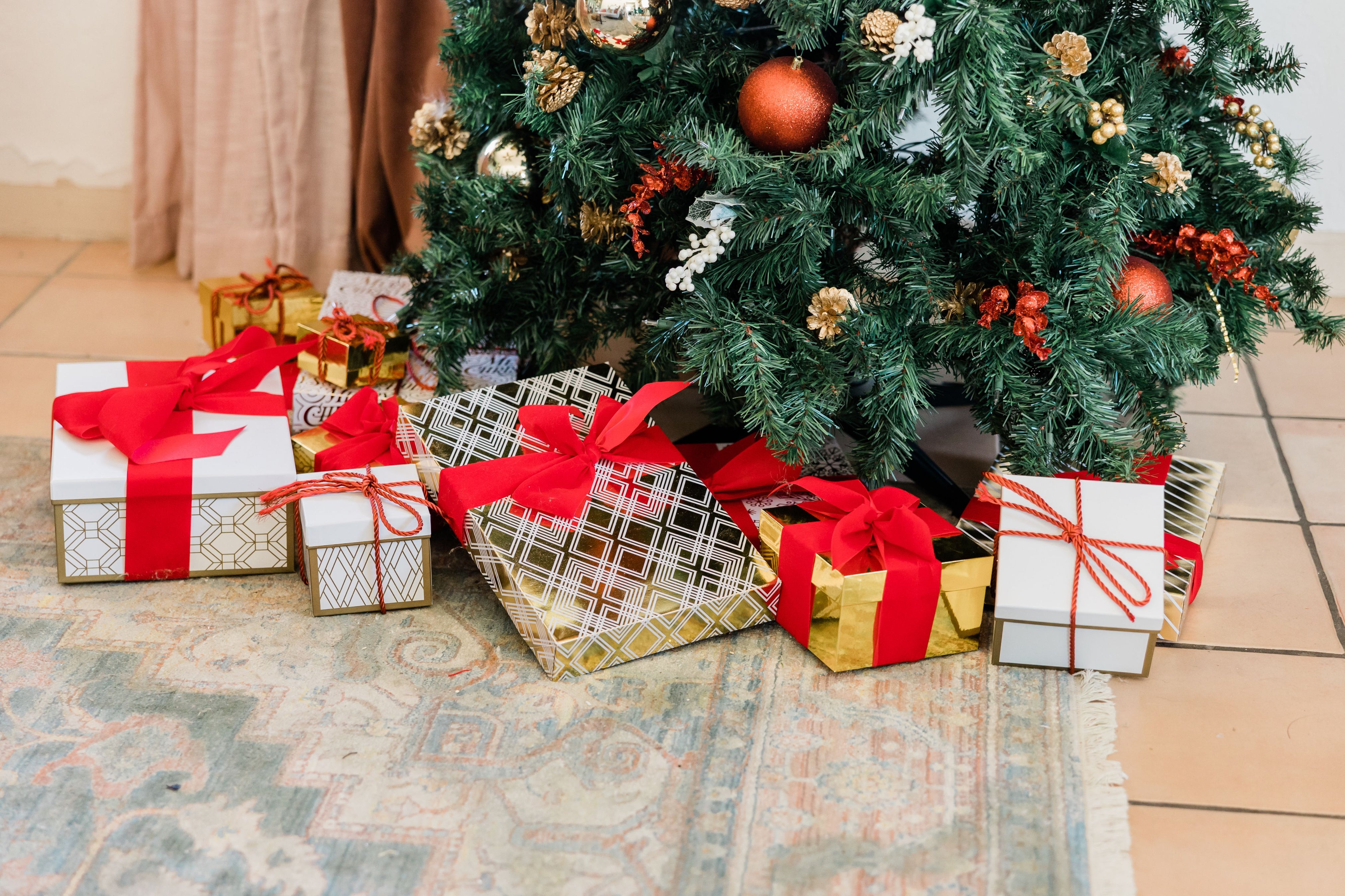 The Ultimate Shopping Experience | Christmas Shop — Giftolicious